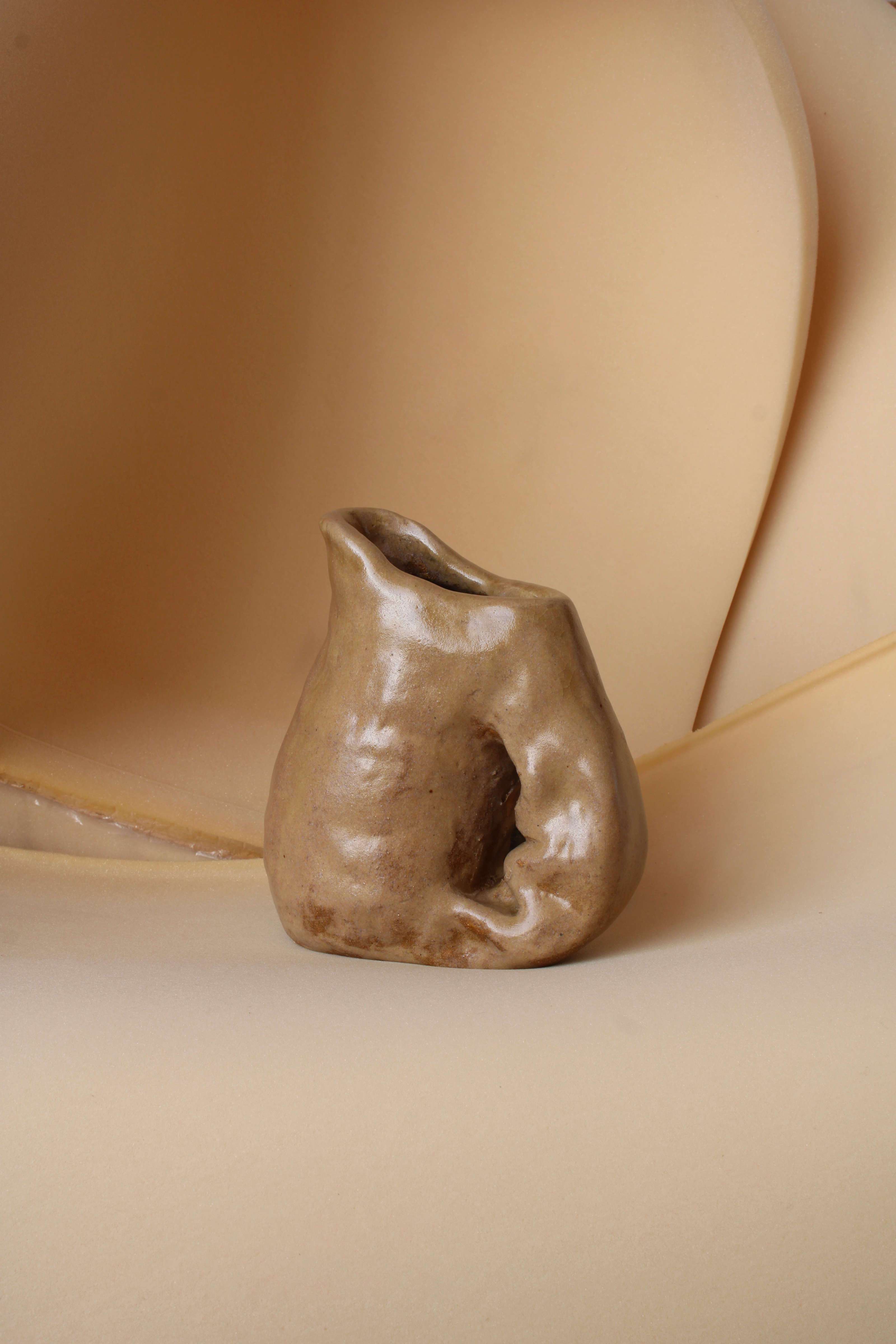 Collectible ⎟ COLLECTIBLE In-Depth Clara Valdes